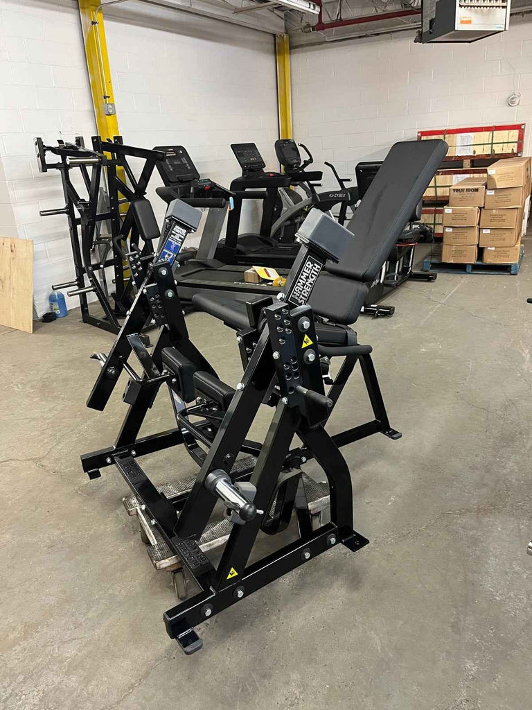 Hammer Strength Plate Loaded Iso-Lateral Leg Extension – True Iron Fitness